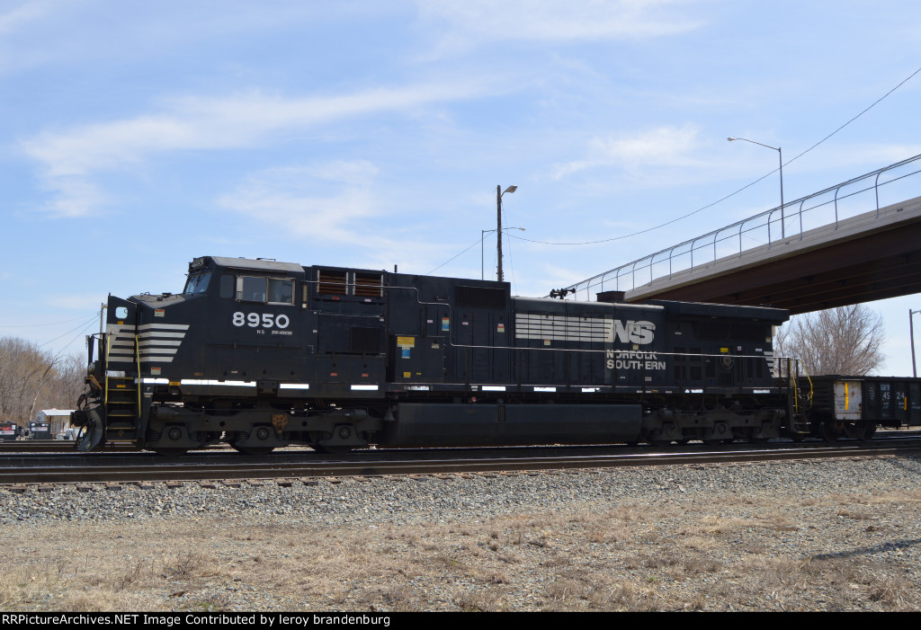 NS at pittsburg on an empty nb empty steel train for a crew change